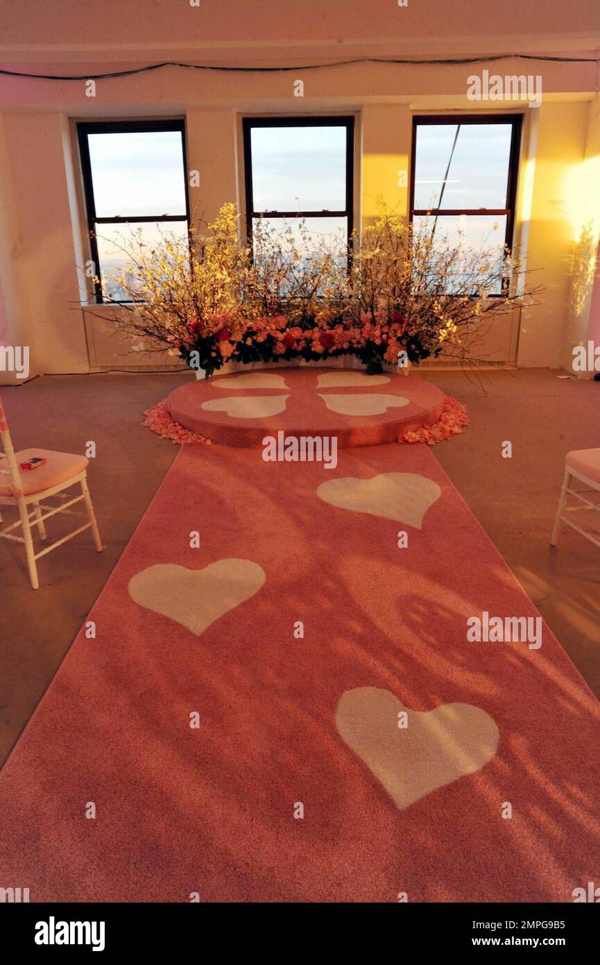 The Empire State Building has played host to some of the most romantic ...