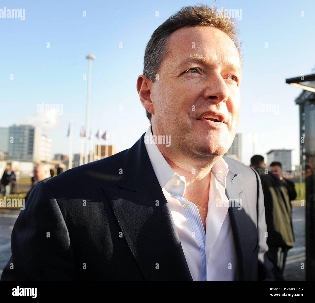 Judge Piers Morgan arrives and welcomes the crowds for Britain's got ...