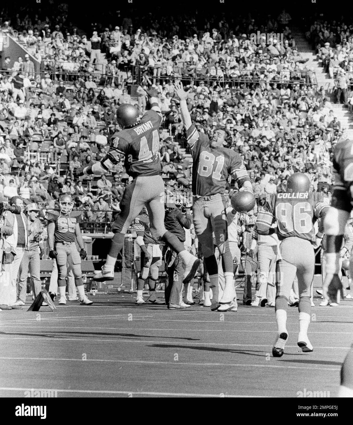 Philadelphia Stars Kelvin Bryant, left, leaps in the air with teammate ...