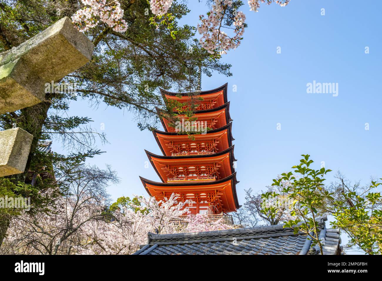 Beautiful scenic of Senjokaku and the five-storied pagoda in Miyajima ...