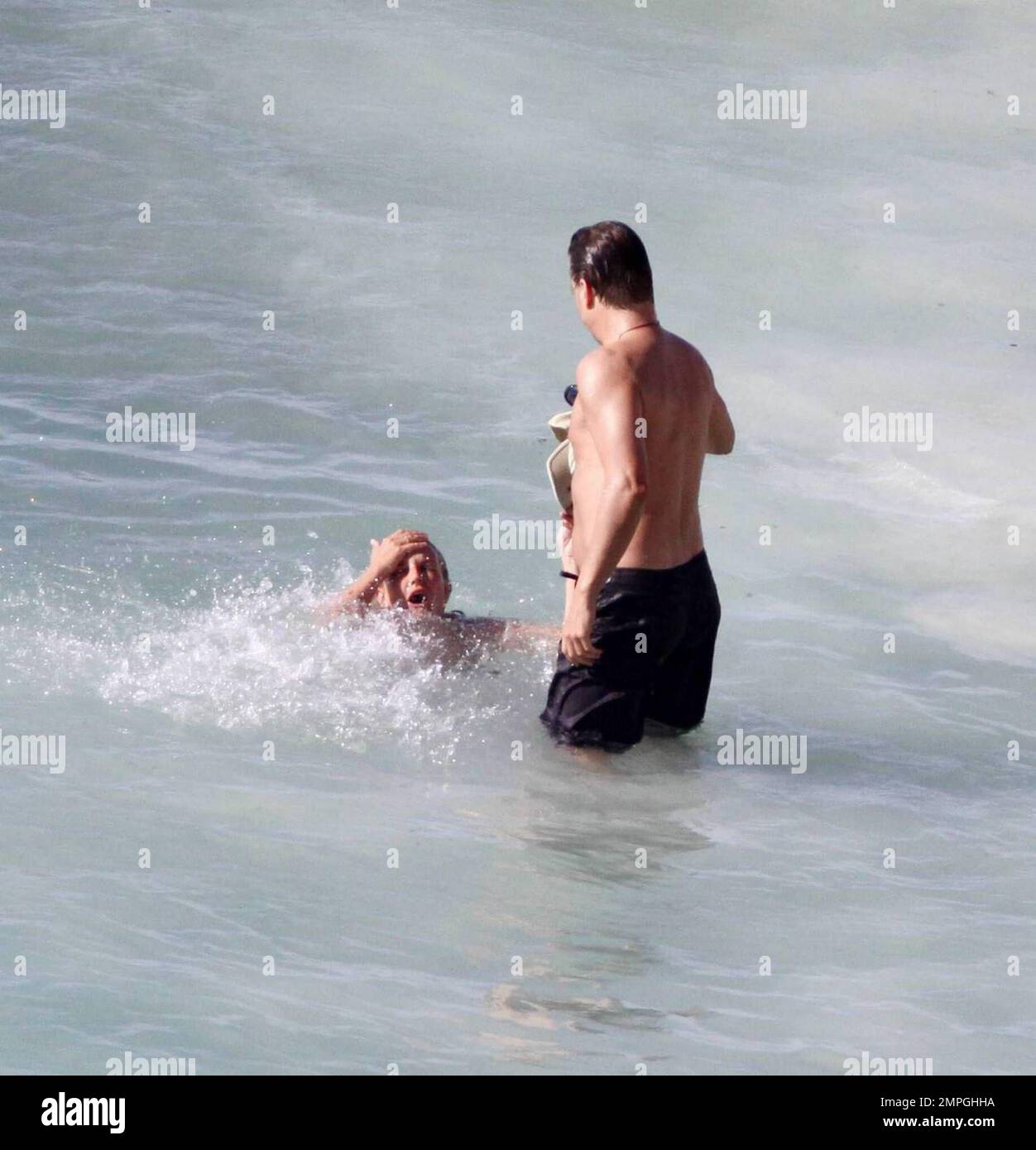 Exclusive!! Popstar Britney Spears looks in great shape in a bikini as ...