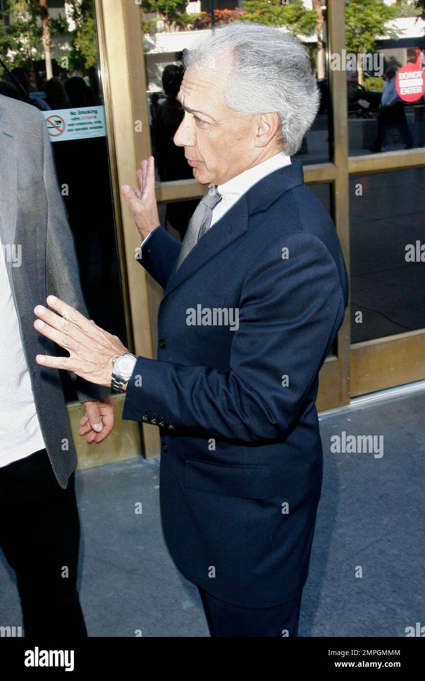 K-fed's attorney Mark Vincent Kaplan talks to reporters on his way in ...