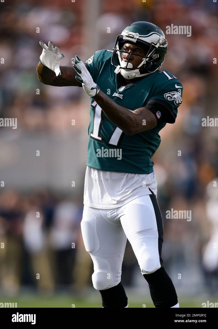Philadelphia Eagles wide receiver Alshon Jeffery warms up before an NFL ...