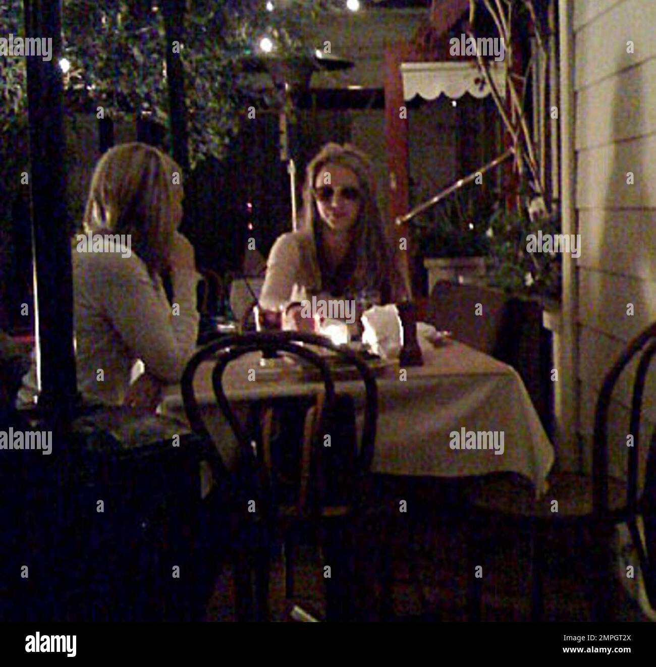Exclusive!! Troubled popstar Britney Spears ate dinner with a friend at ...