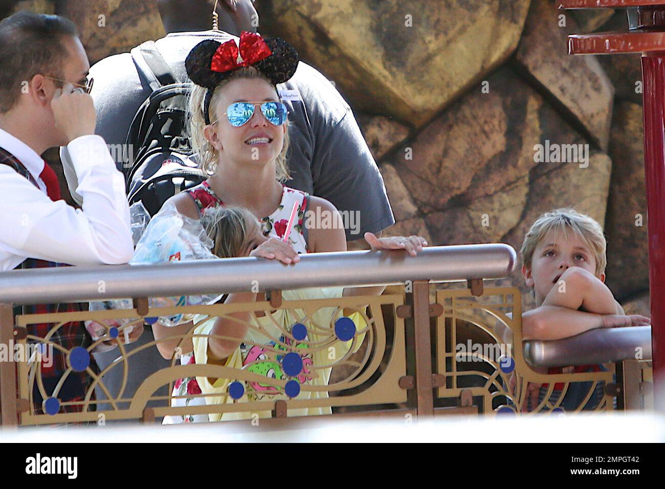 Britney Spears enjoys the fourth of July weekend with her sons at ...