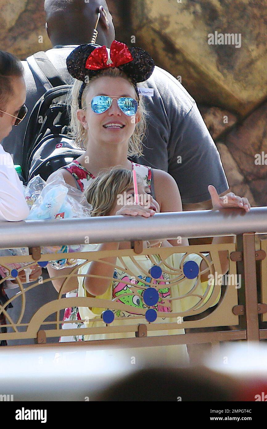 Britney Spears enjoys the fourth of July weekend with her sons at ...