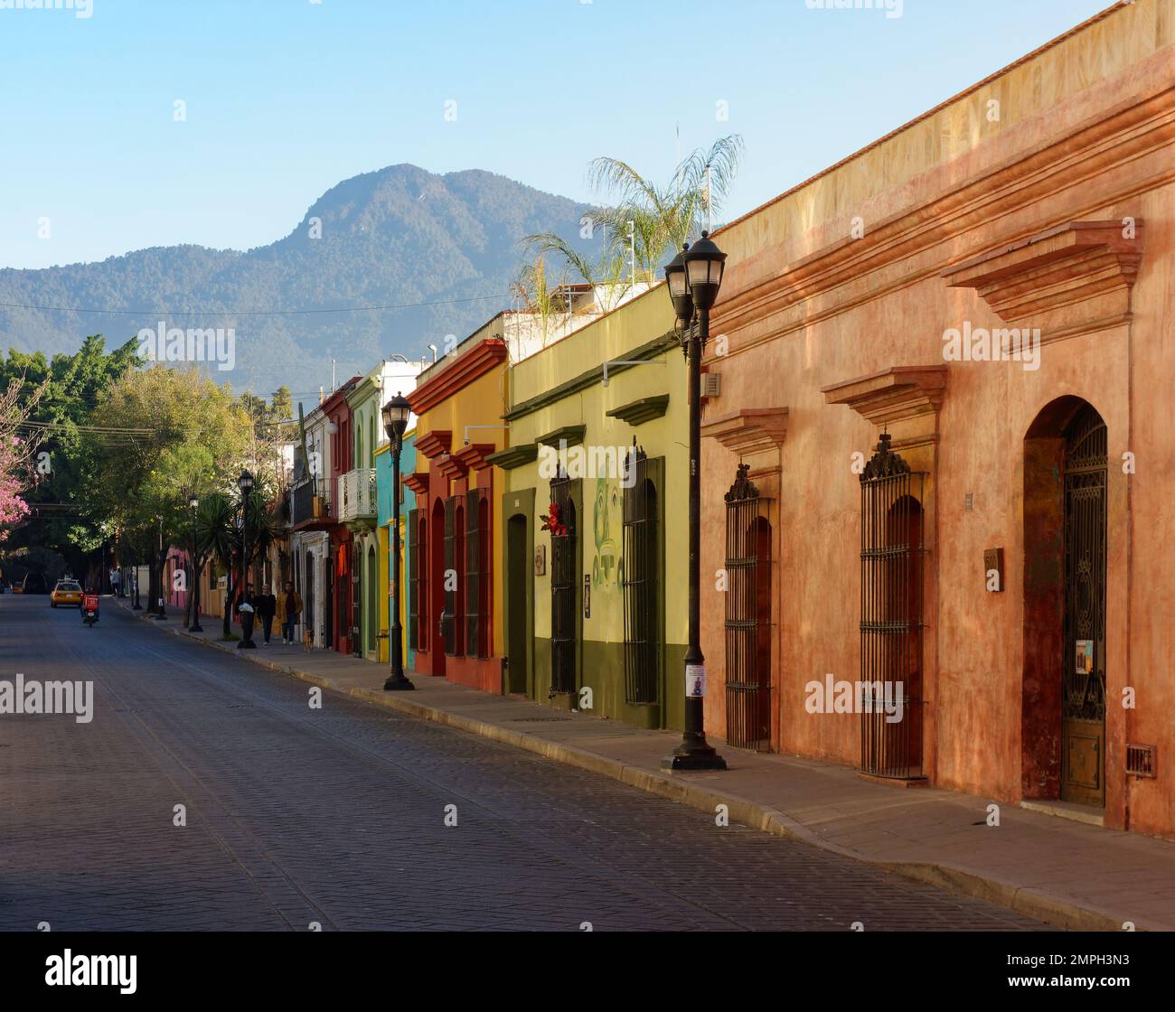 Streets oaxaca hi-res stock photography and images - Alamy