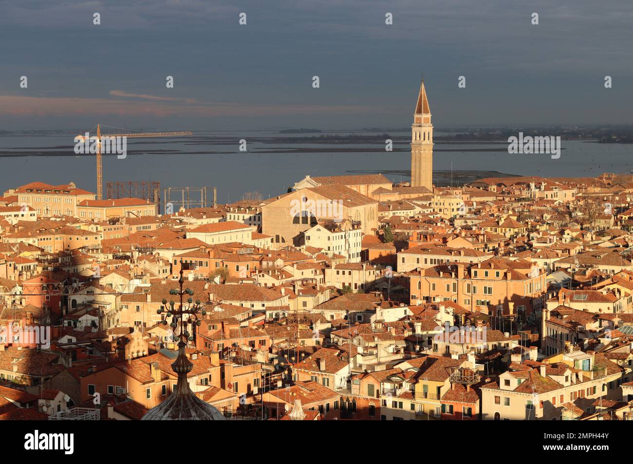 Beautiful evening in Venice. Colorful panoramic photo of famous Italian ...