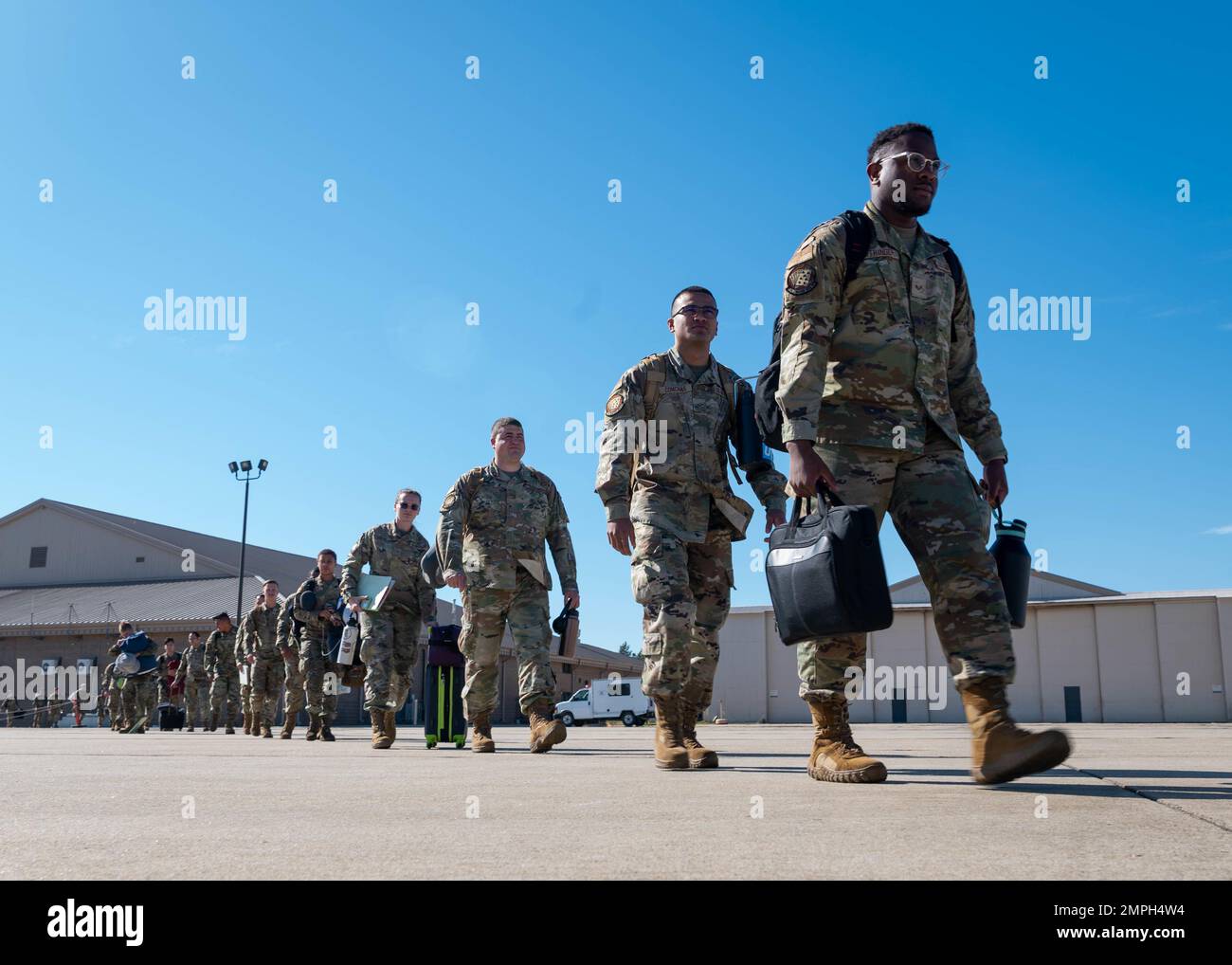 U.S. Airmen assigned to the U.S. Air Force 77th Fighter Generation ...