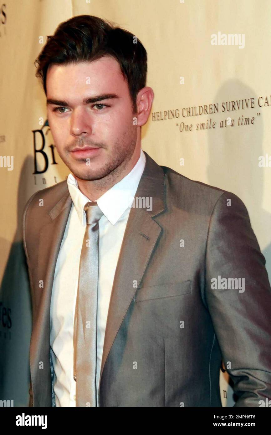 David Bygrave walks the post-Golden Globes red carpet at the Britti ...