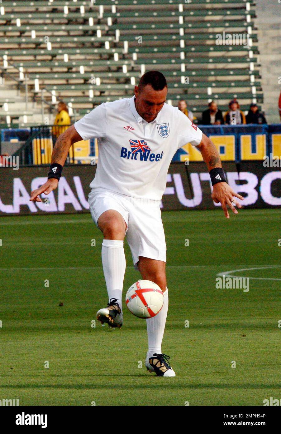 Sport celebrity vinnie jones hi-res stock photography and images - Alamy