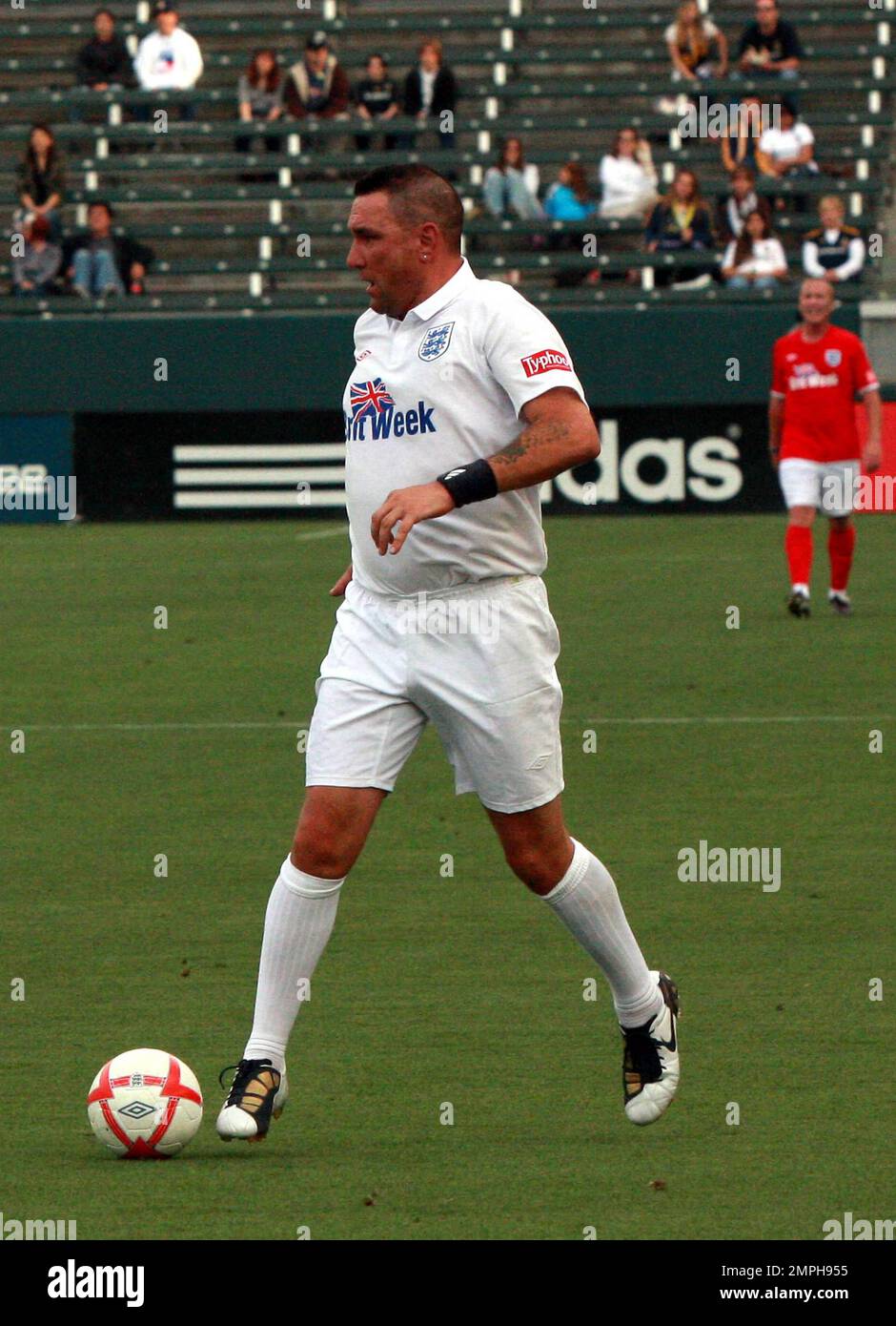 Sport celebrity vinnie jones hi-res stock photography and images - Alamy