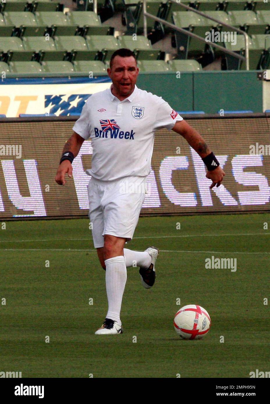 Sport celebrity vinnie jones hi-res stock photography and images - Alamy