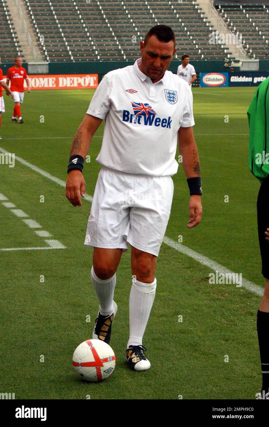 Sport celebrity vinnie jones hi-res stock photography and images - Alamy