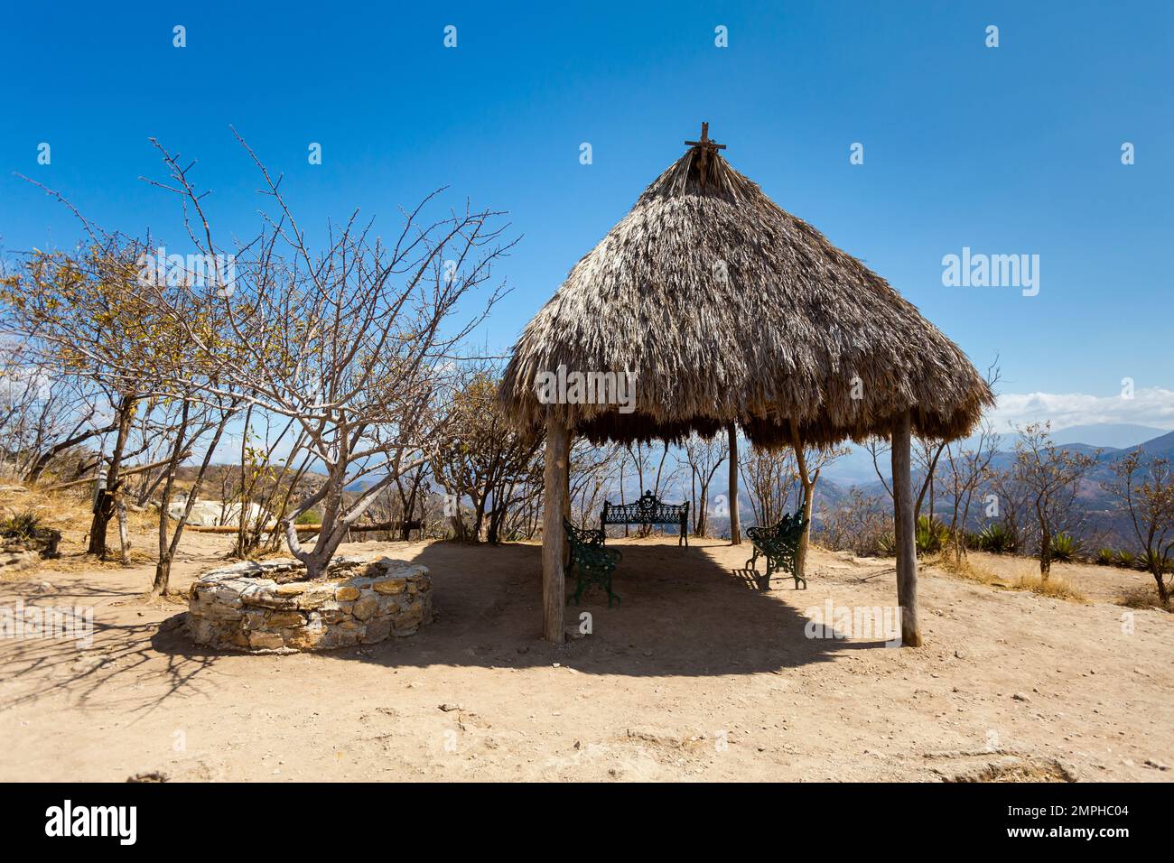 Beautiful landscape of San Lorenzo Albarradas mountains in Hierve el ...
