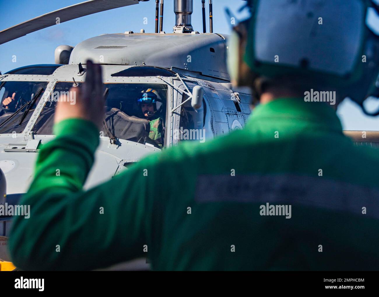 221018-N-XK462-1021 PACIFIC OCEAN (Oct. 18, 2022) U.S. Navy Aviation ...