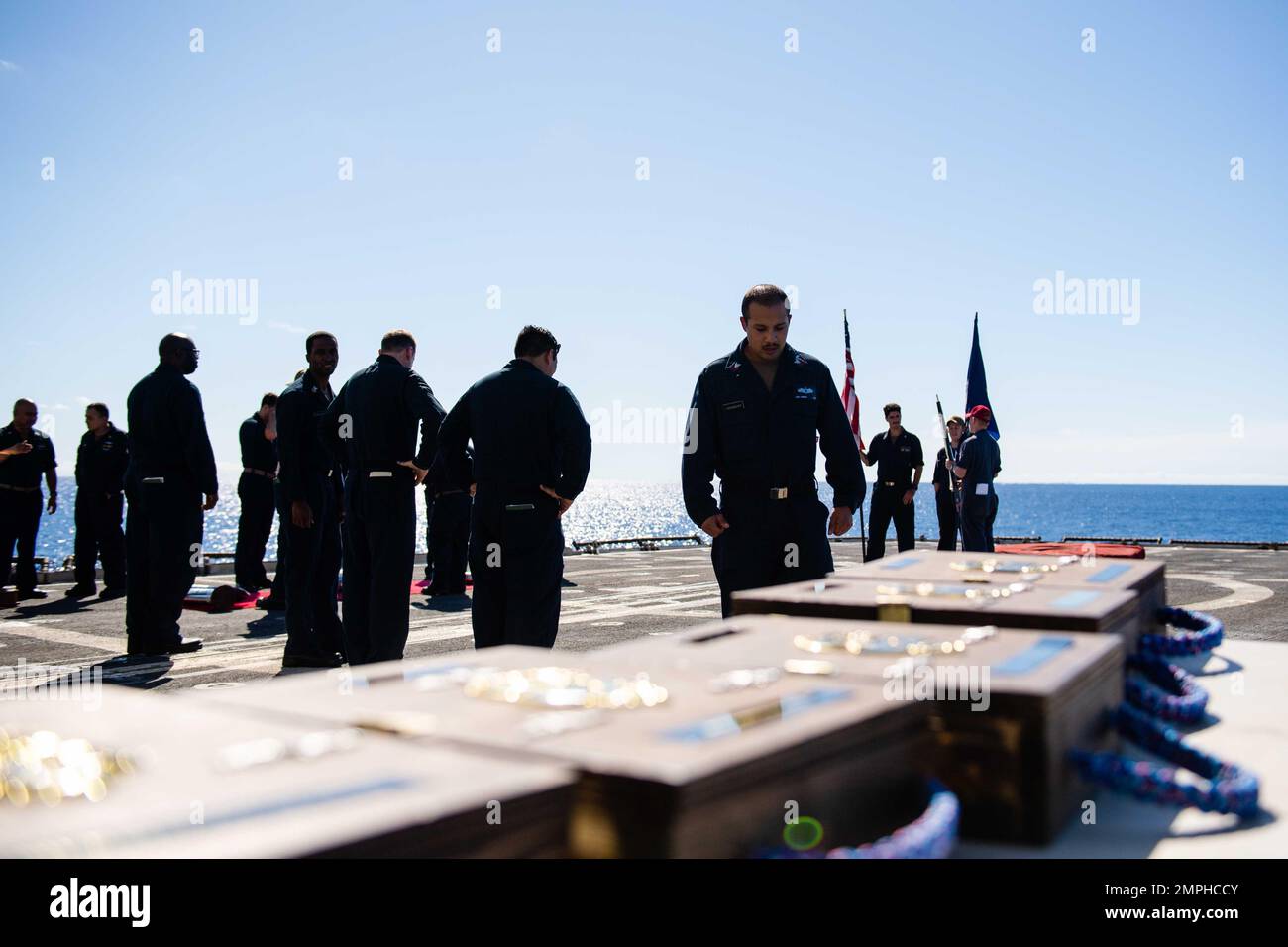 221018-N-YV347-4005 PACIFIC OCEAN (OCT. 18, 2022) U.S. Navy chief petty ...