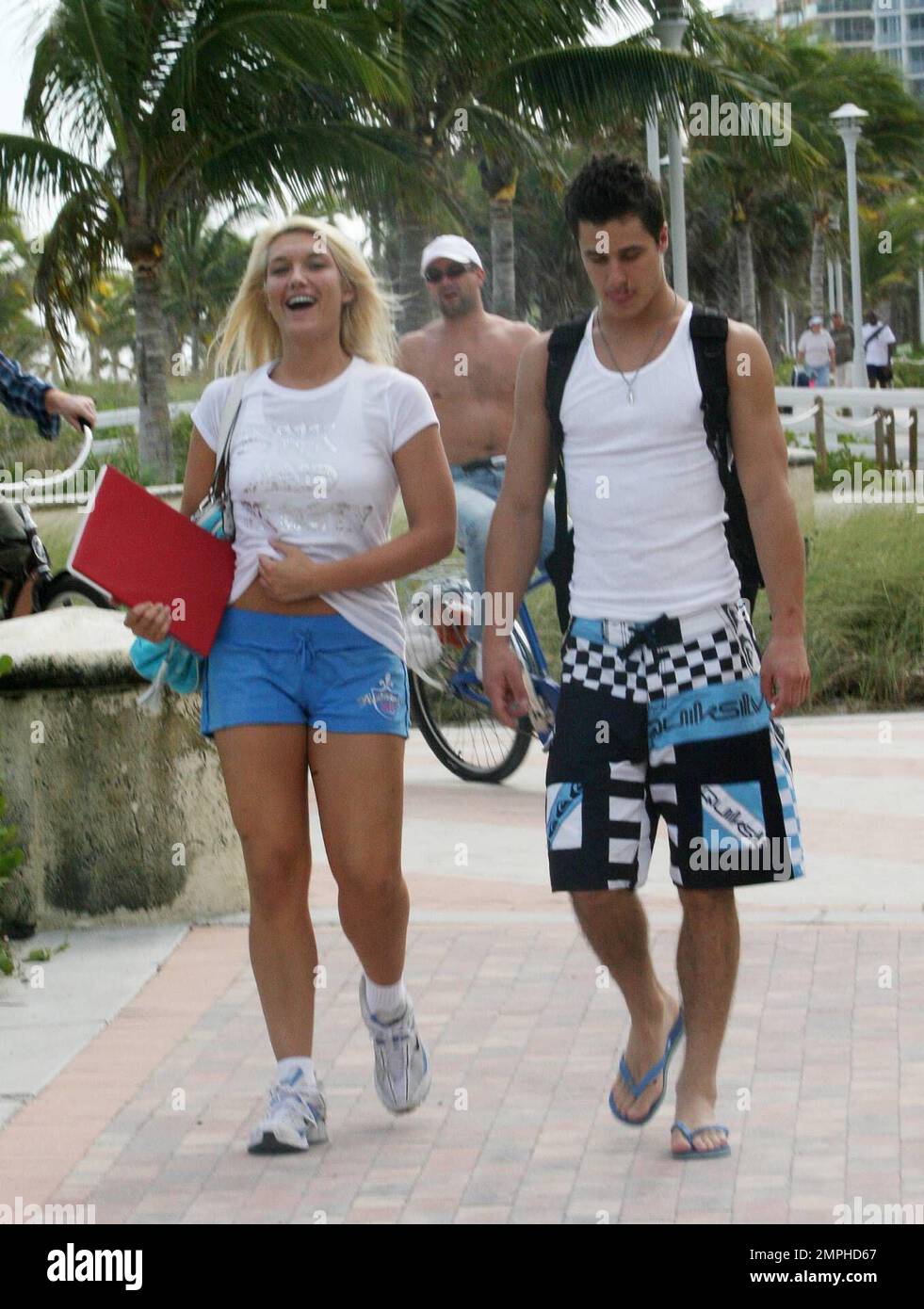 Exclusive!! Daughter of WWF legend Hulk Hogan, Brooke Hogan, looking ...