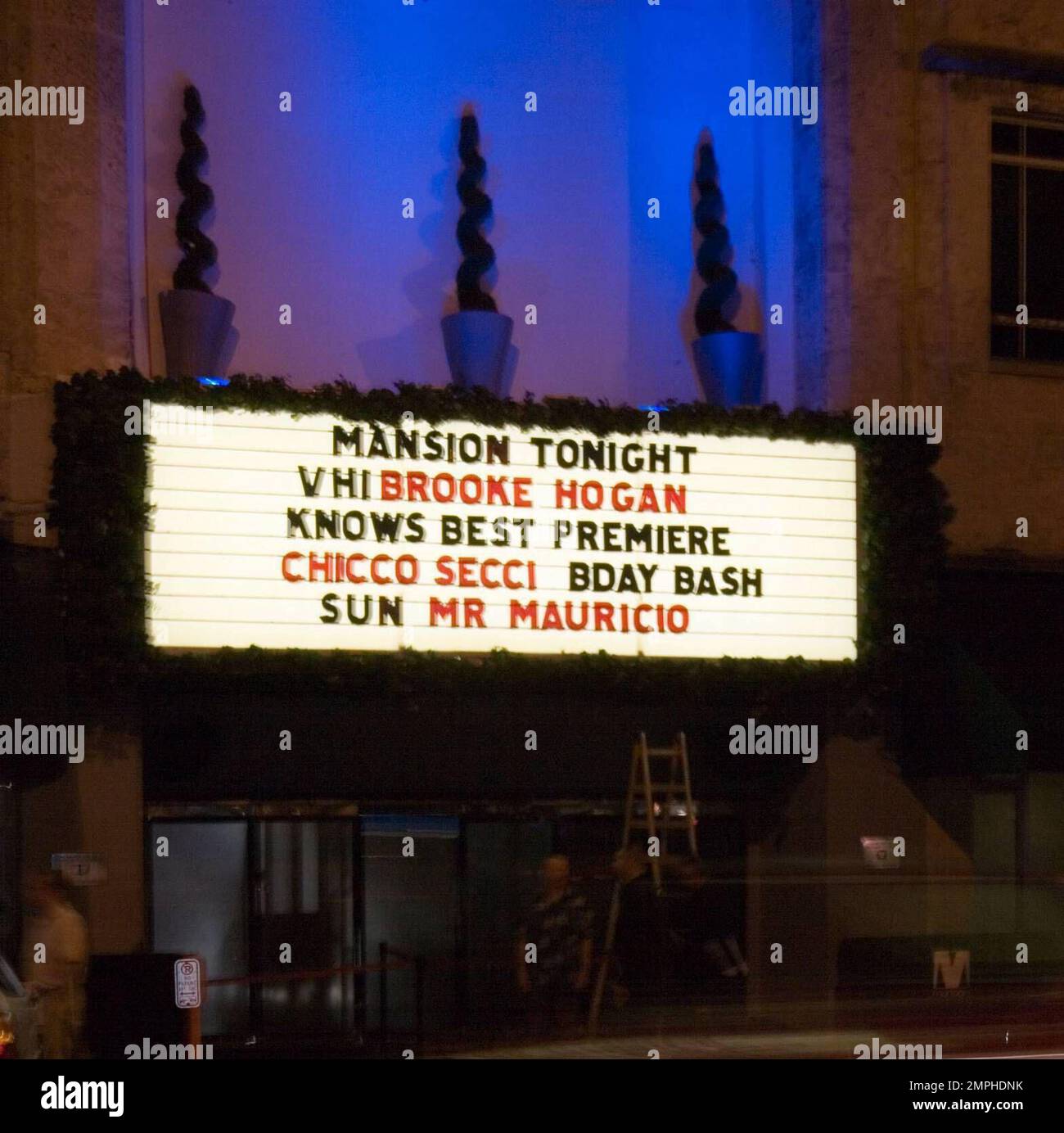 Exclusive!! Brooke Hogan's name on Mansion's sign was initially ...