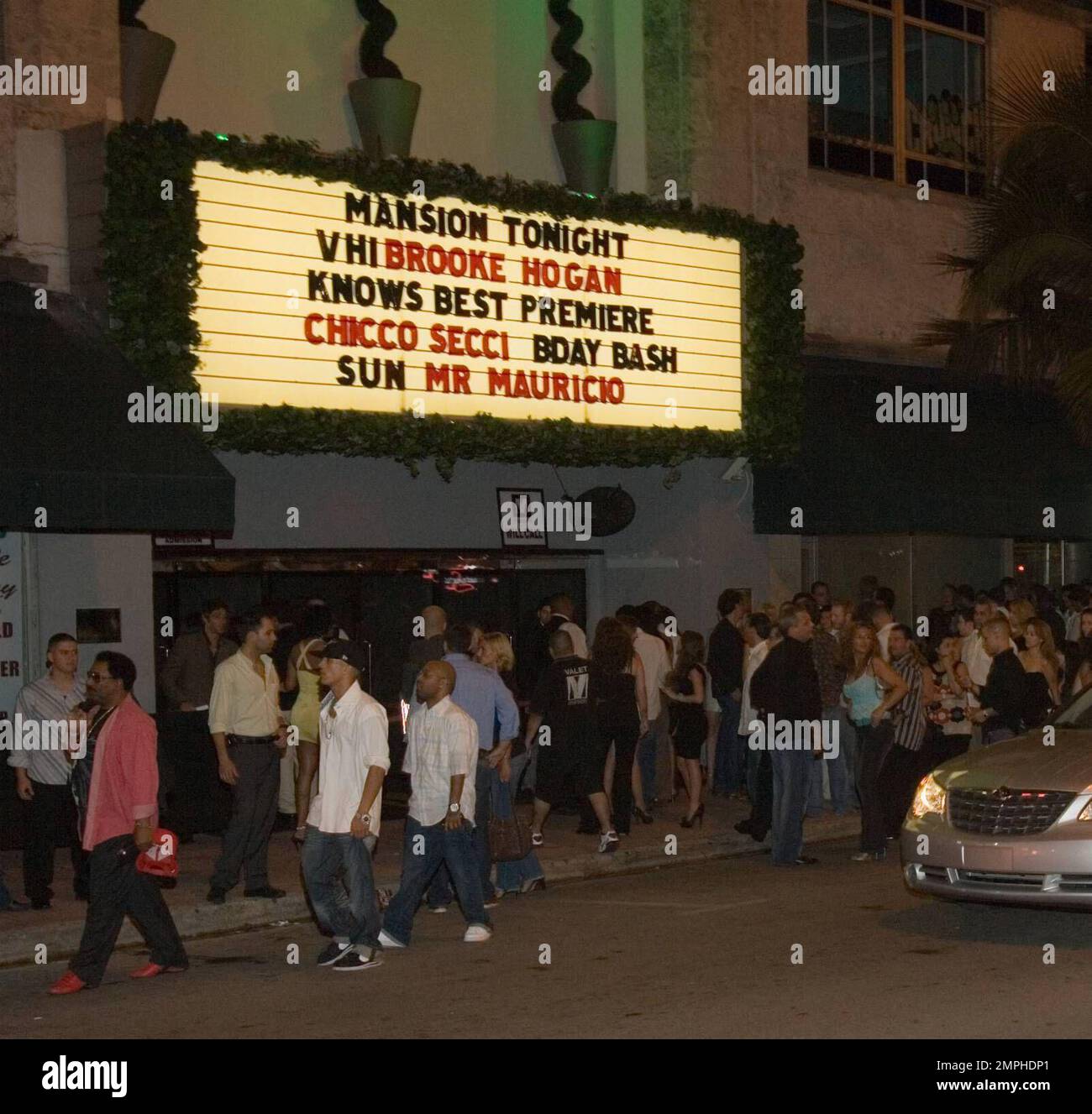 Exclusive!! Brooke Hogan's name on Mansion's sign was initially ...