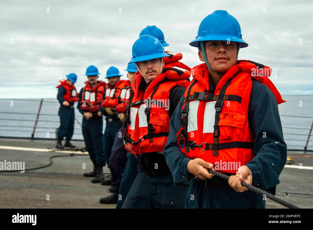 221019-N-ZQ263-1097 PACIFIC OCEAN (Oct. 19, 2022) U.S. Navy Seaman ...