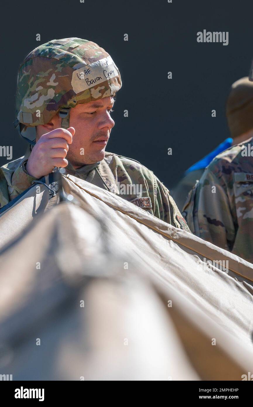 Expeditionary field kitchen hi-res stock photography and images - Alamy