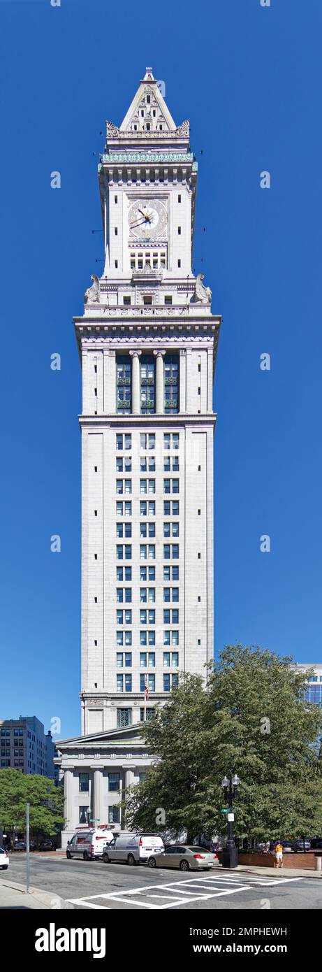 Boston landmark Custom House Tower, built in 1915 atop the Custom House ...