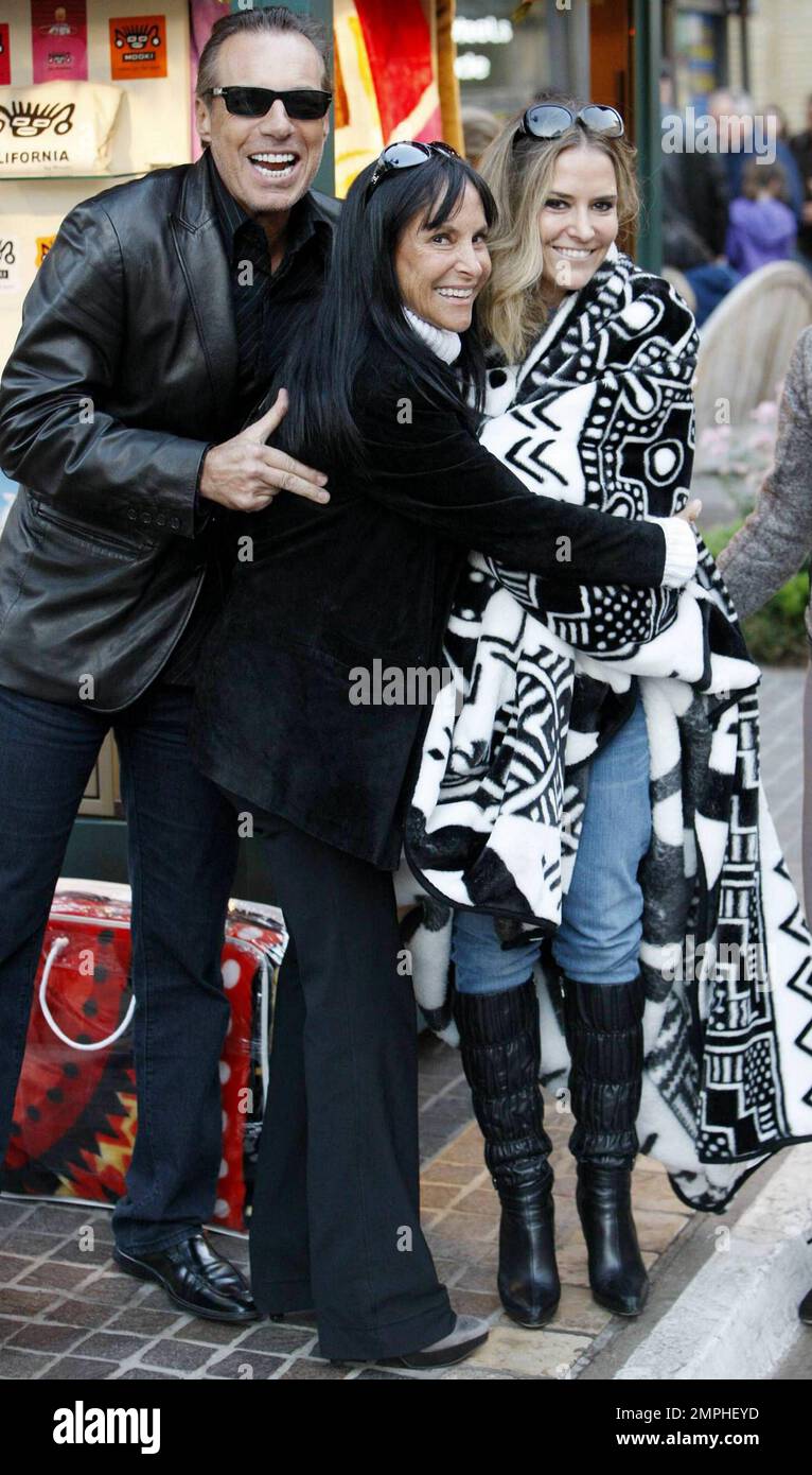 Decked out in Prada boots, soon to be ex-wife of Charlie Sheen, Brooke ...