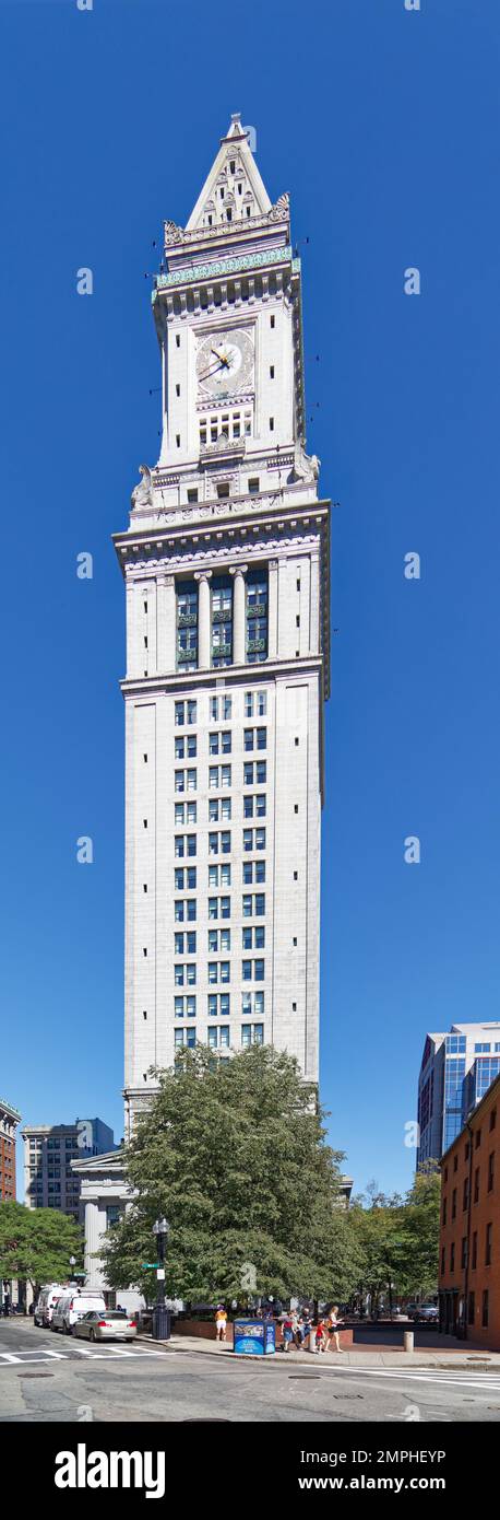 Boston landmark Custom House Tower, built in 1915 atop the Custom House ...