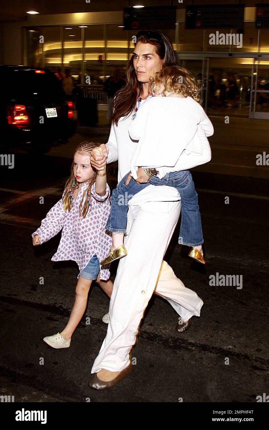 Brooke Shields arrives at LAX with her two adorable daughters Rowan and ...