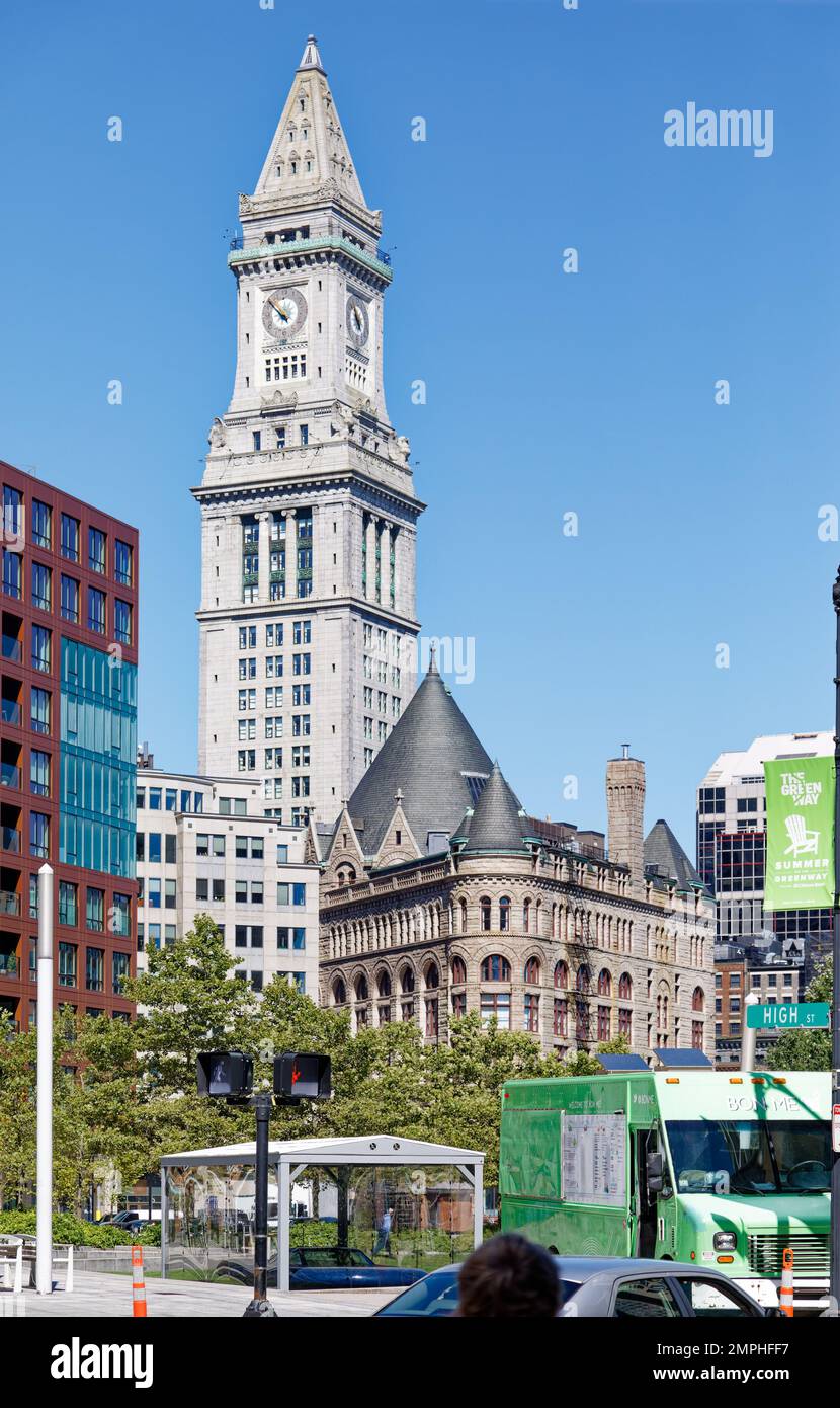 Boston landmark Custom House Tower, built in 1915 atop the Custom House ...