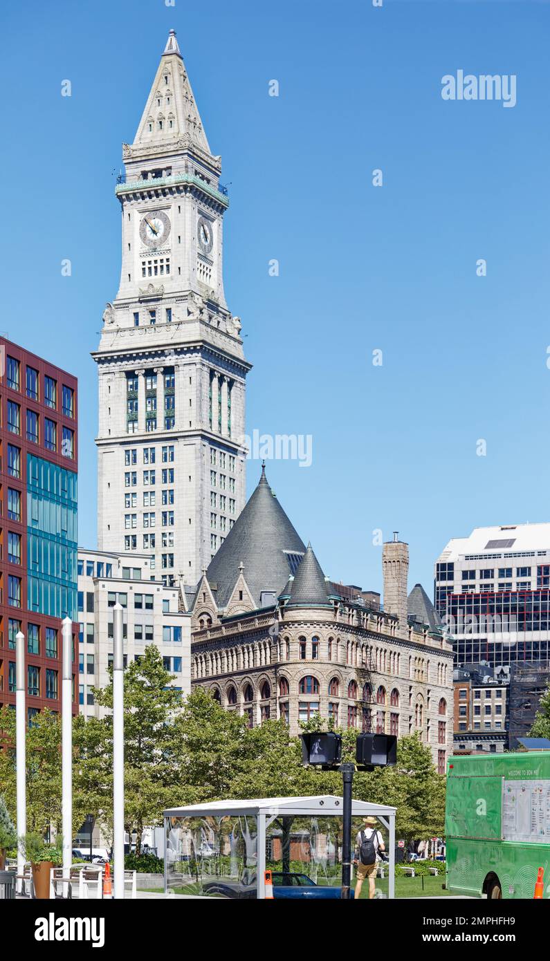 Boston landmark Custom House Tower, built in 1915 atop the Custom House ...