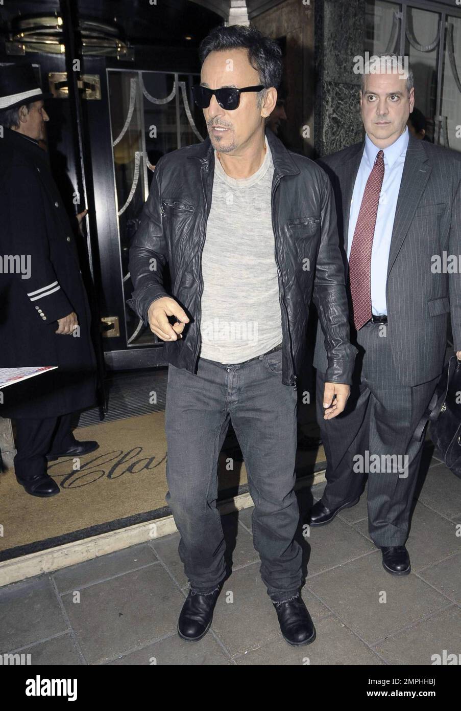 EXCLUSIVE!! "The Boss" Bruce Springsteen leaves his luxury hotel and ...