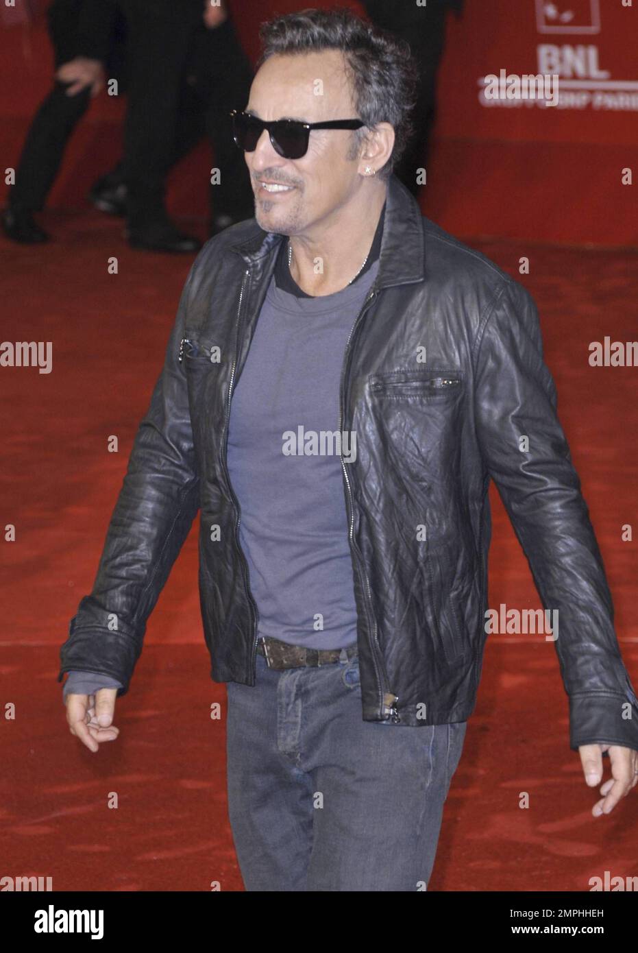 Bruce springsteen jeans hi-res stock photography and images - Alamy