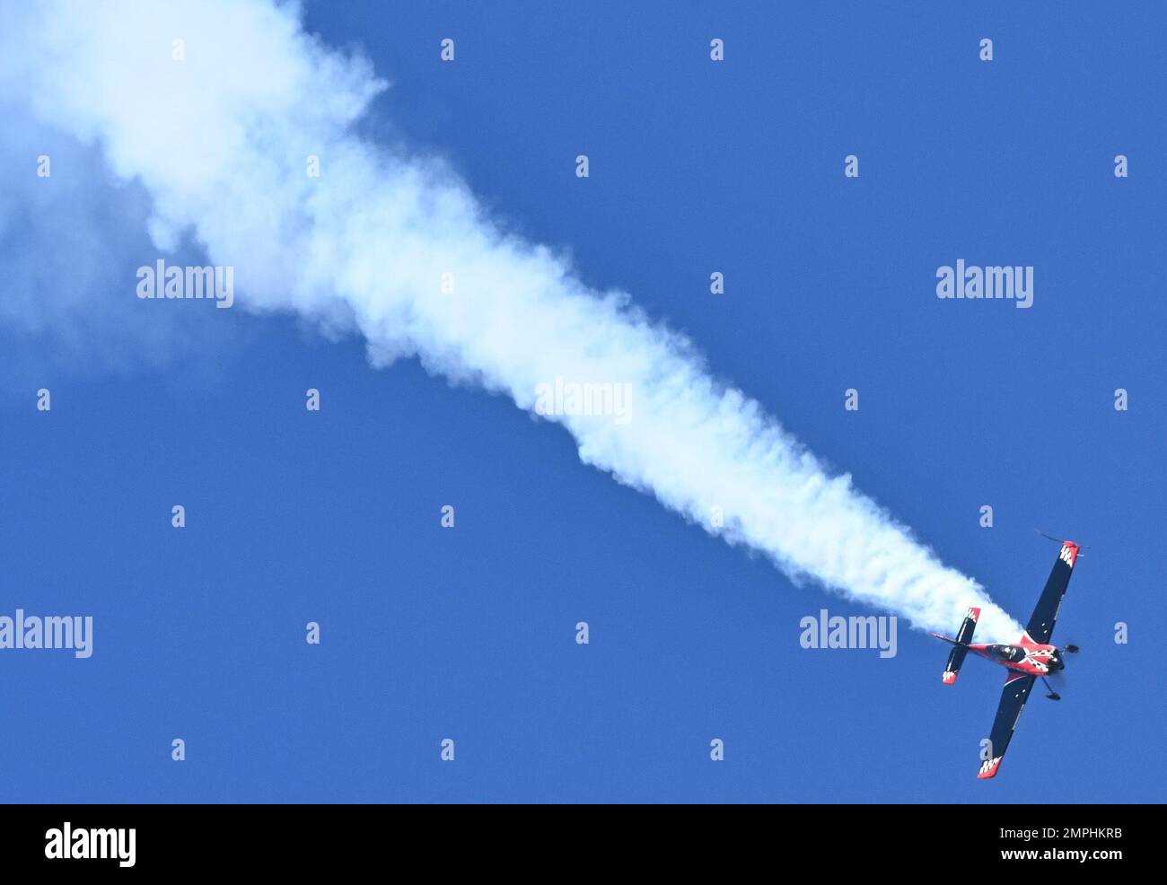 JACKSONVILLE, FL. (Oct. 21, 2022) Rob Holland flies high above the ...