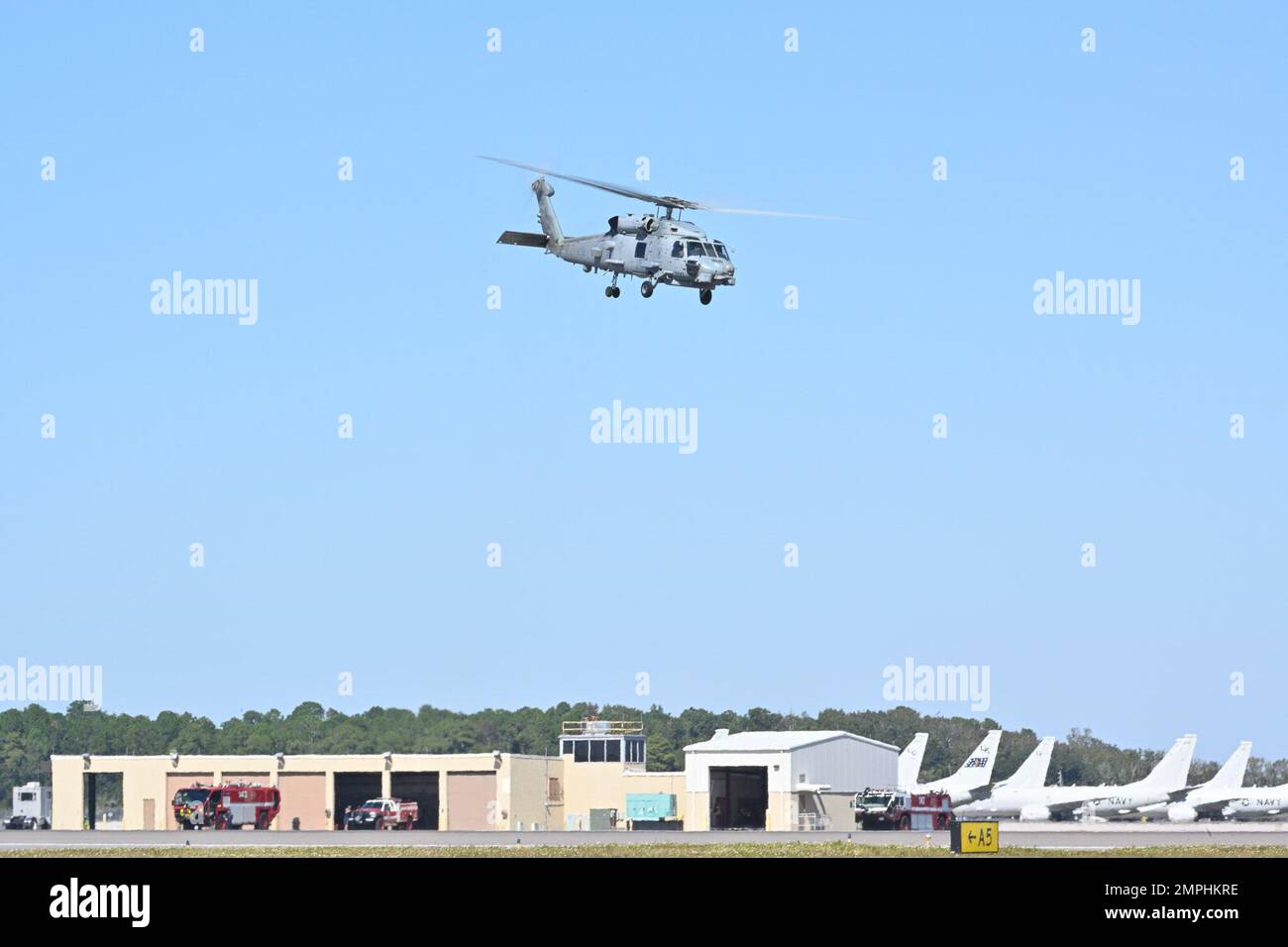 JACKSONVILLE, FL. (Oct. 21, 2022) A MH-60R Helicopter from HSM 72 joins ...