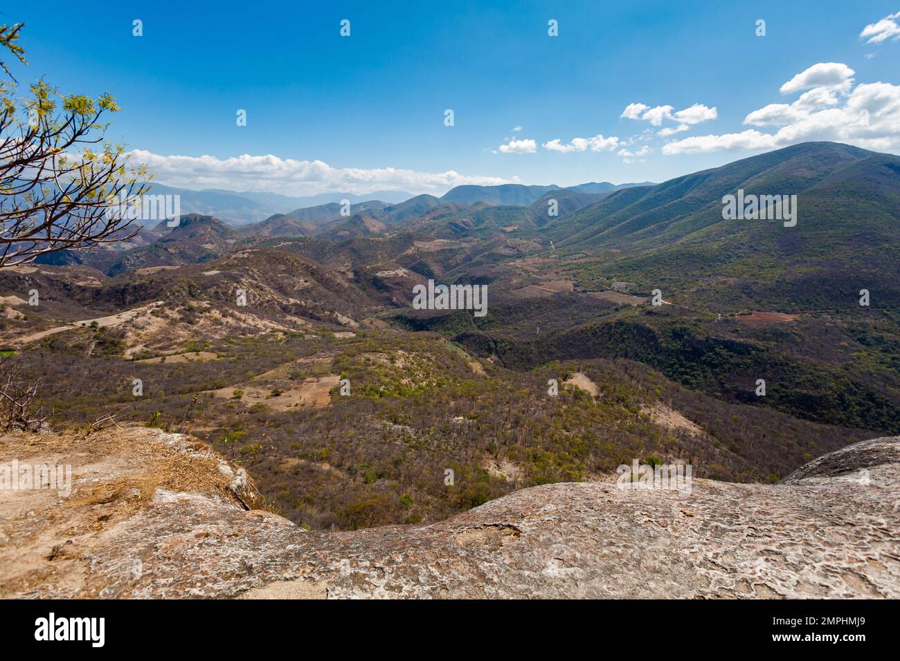 Beautiful landscape of San Lorenzo Albarradas mountains in Hierve el ...