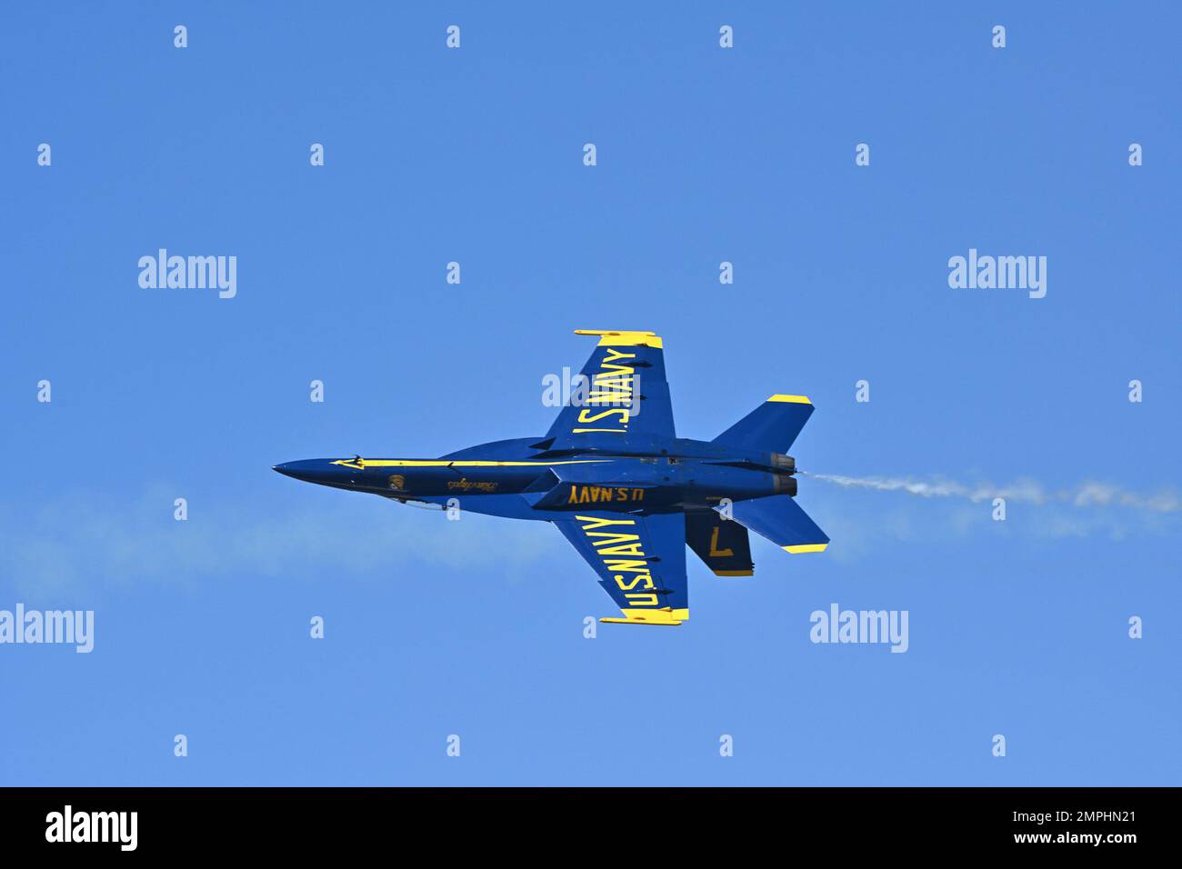 JACKSONVILLE, FL. (Oct. 21, 2022) Blue Angels' pilot LCDR Stangel and ...