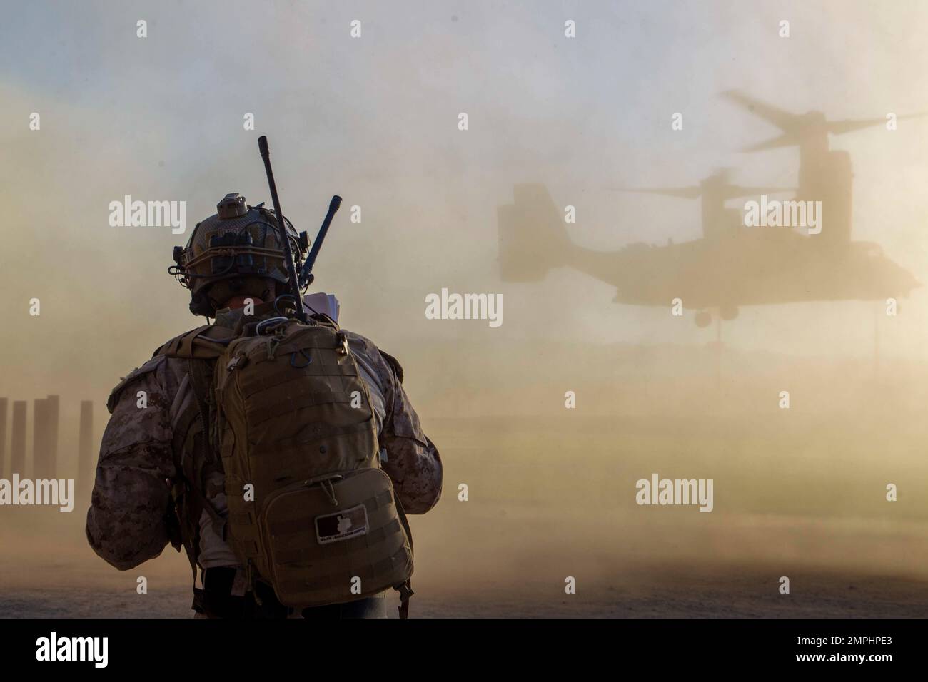 U.S. Marine Corps Gunnery Sgt. Thomas Dye, perspective Weapons and ...