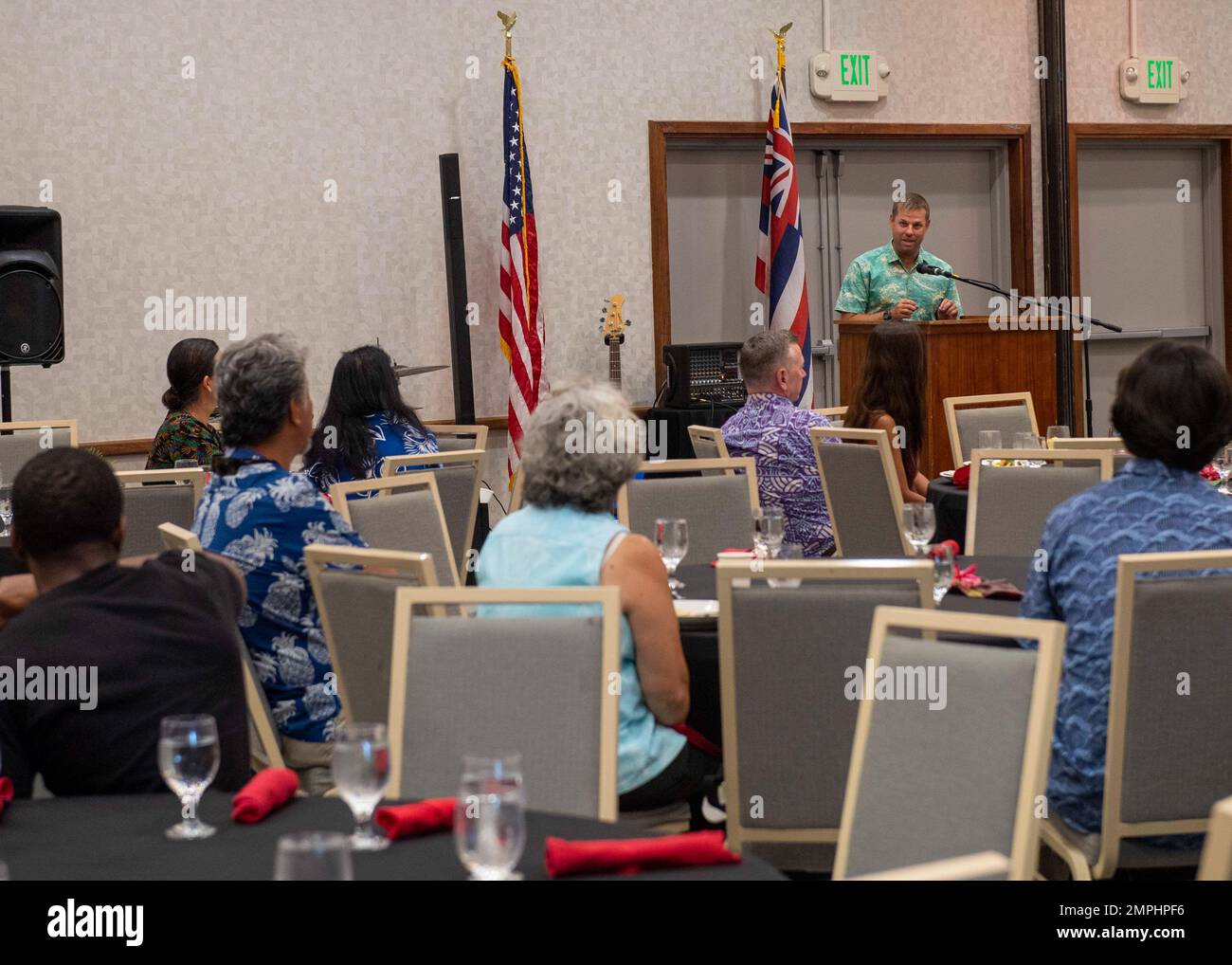 221022-N-OA516-1147 KAILUA-KONA, HAWAII (Oct. 22, 2022) – Cmdr. Dave ...