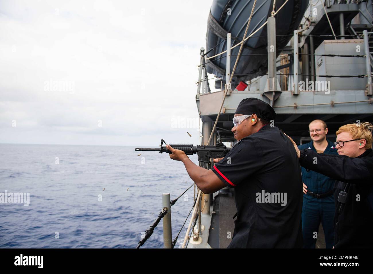 221022-N-YV347-1045 PACIFIC OCEAN (Oct. 22, 2022) U.S. Navy Culinary ...