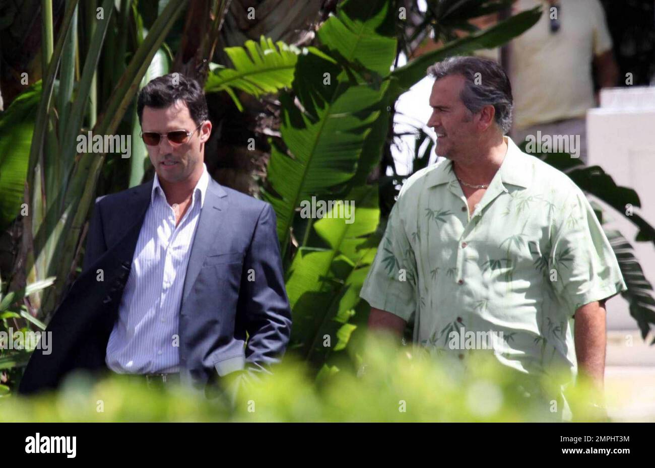 Burn notice bruce campbell hi-res stock photography and images - Alamy