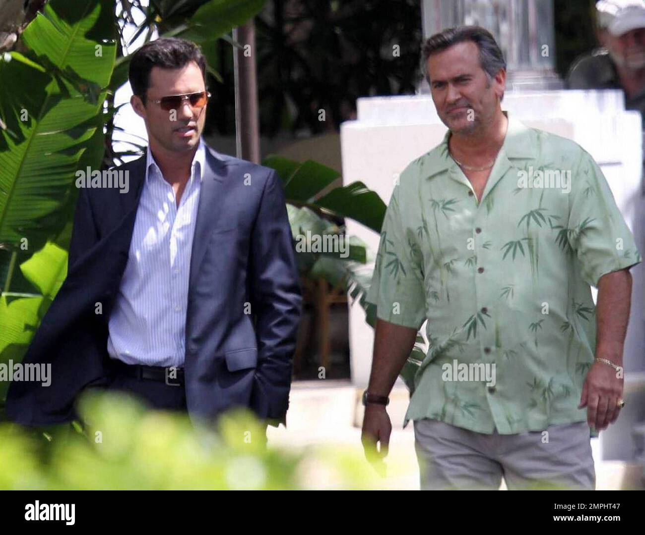 - Jeffrey Donovan and Bruce Campbell film a scene for Burn Notice in ...