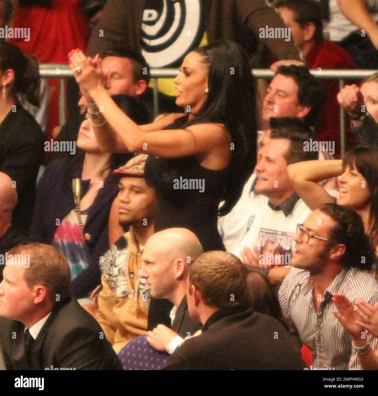 Former MMA fighter Alex Reid and opponent Tom 'Kong' Watson fight it ...