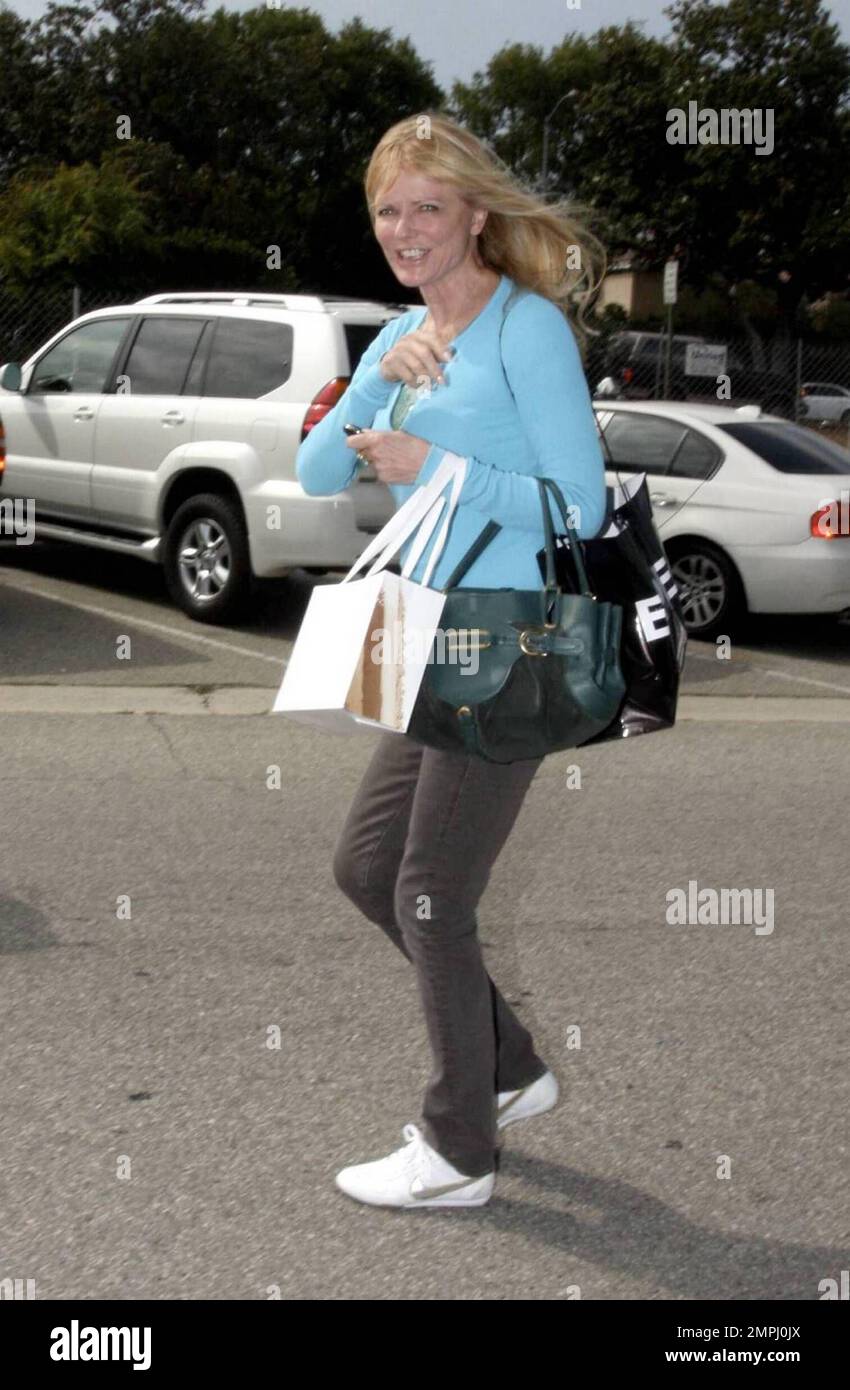 Model Cheryl Tiegs pays a visit to the Byron & Tracey Salon for a ...