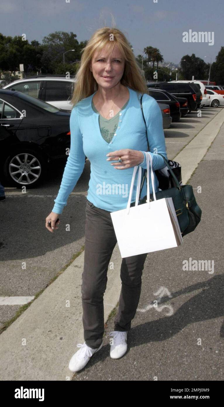 Model Cheryl Tiegs pays a visit to the Byron & Tracey Salon for a ...