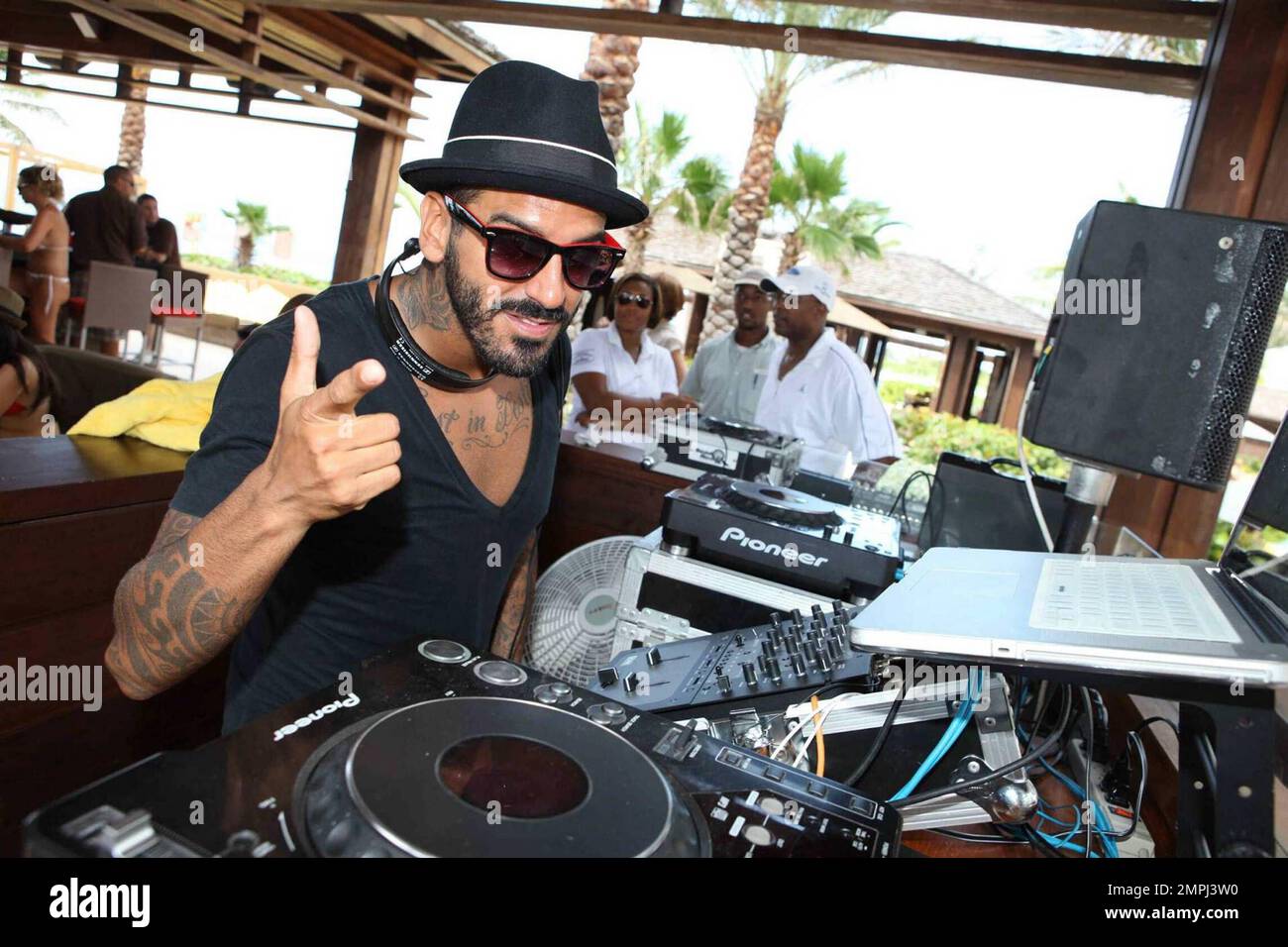 The bahamas computer hi-res stock photography and images - Alamy