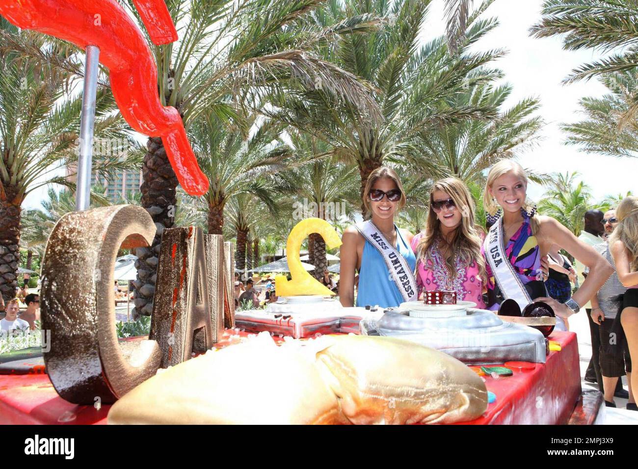 Exclusive!! (L-R) Miss Universe Dayana Mendoza, Carmen Electra and Miss ...