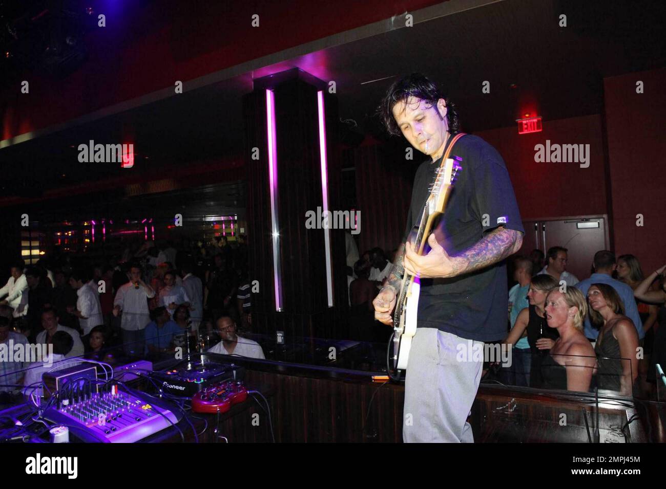 Exclusive!! Rob Patterson performs at Aura nightclub at the Cain Aura 2 ...