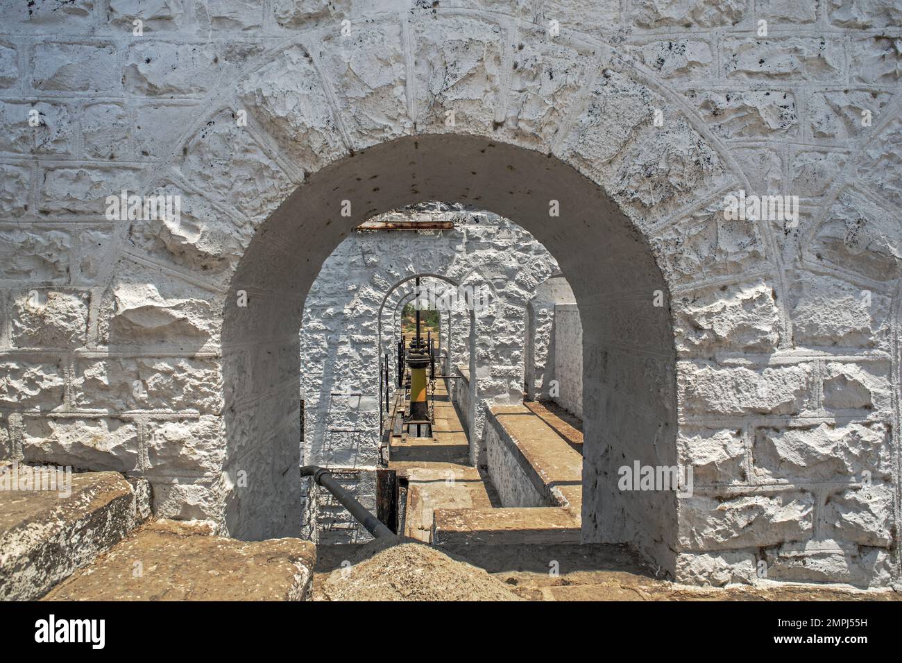 India weir hi-res stock photography and images - Alamy